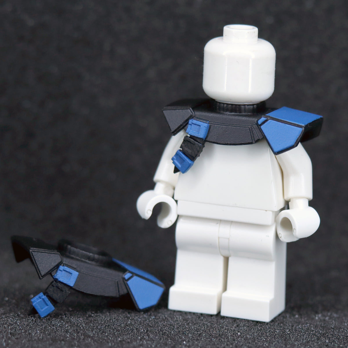 1x Arc Pauldron Blue/Blue V7 PAINTED – Shamrock Minifigures