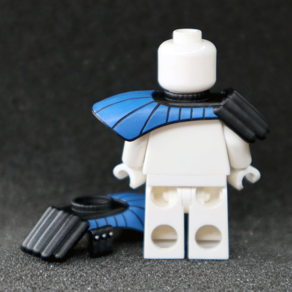 1x Alpha 17 Blue Pauldron PAINTED – Shamrock Minifigures