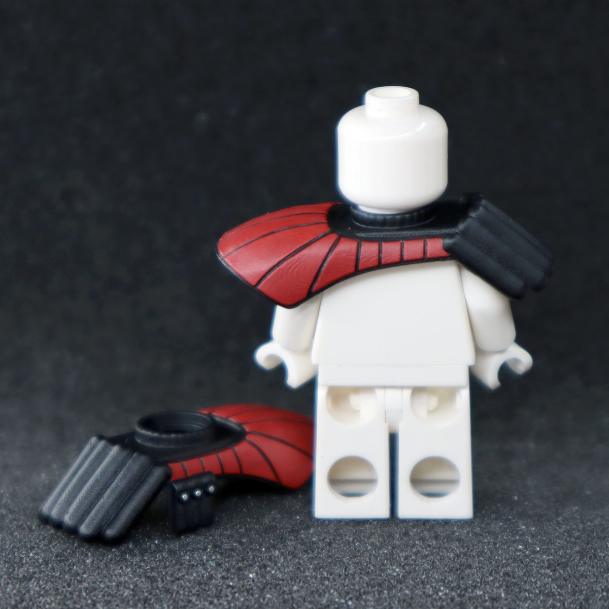 1x Alpha 17 Red Pauldron PAINTED – Shamrock Minifigures